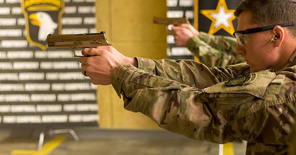 STRATEGIE & TECHNIK: SIG Modular Handgun System bei der 101st Airborne ...