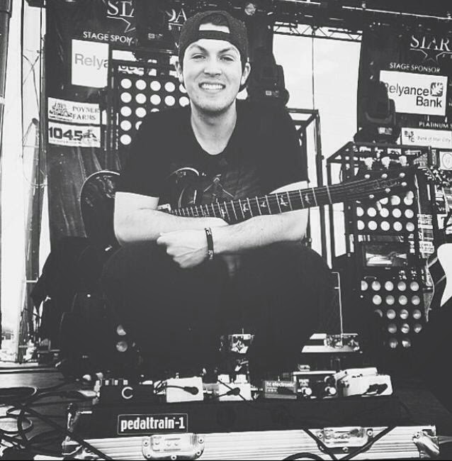 The Tennessee Life: ARTIST INTERVIEW: JOSH KERR