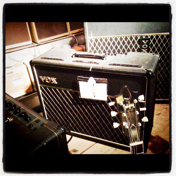 The California Gear Guy: Guitar Center Hollywood - Vintage Room