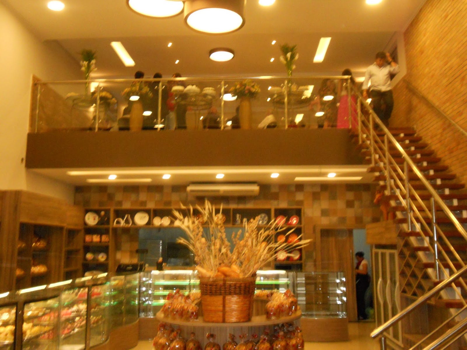 Sr.Cariri: PADARIA E PIZZARIA MODERNAS SÃO INAUGURADAS NO BAIRRO PALMEIRA