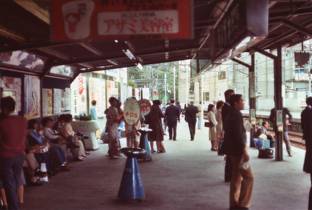 35 Beautiful Photos Capture Daily Life of Yokosuka, Japan in the 1970s ...
