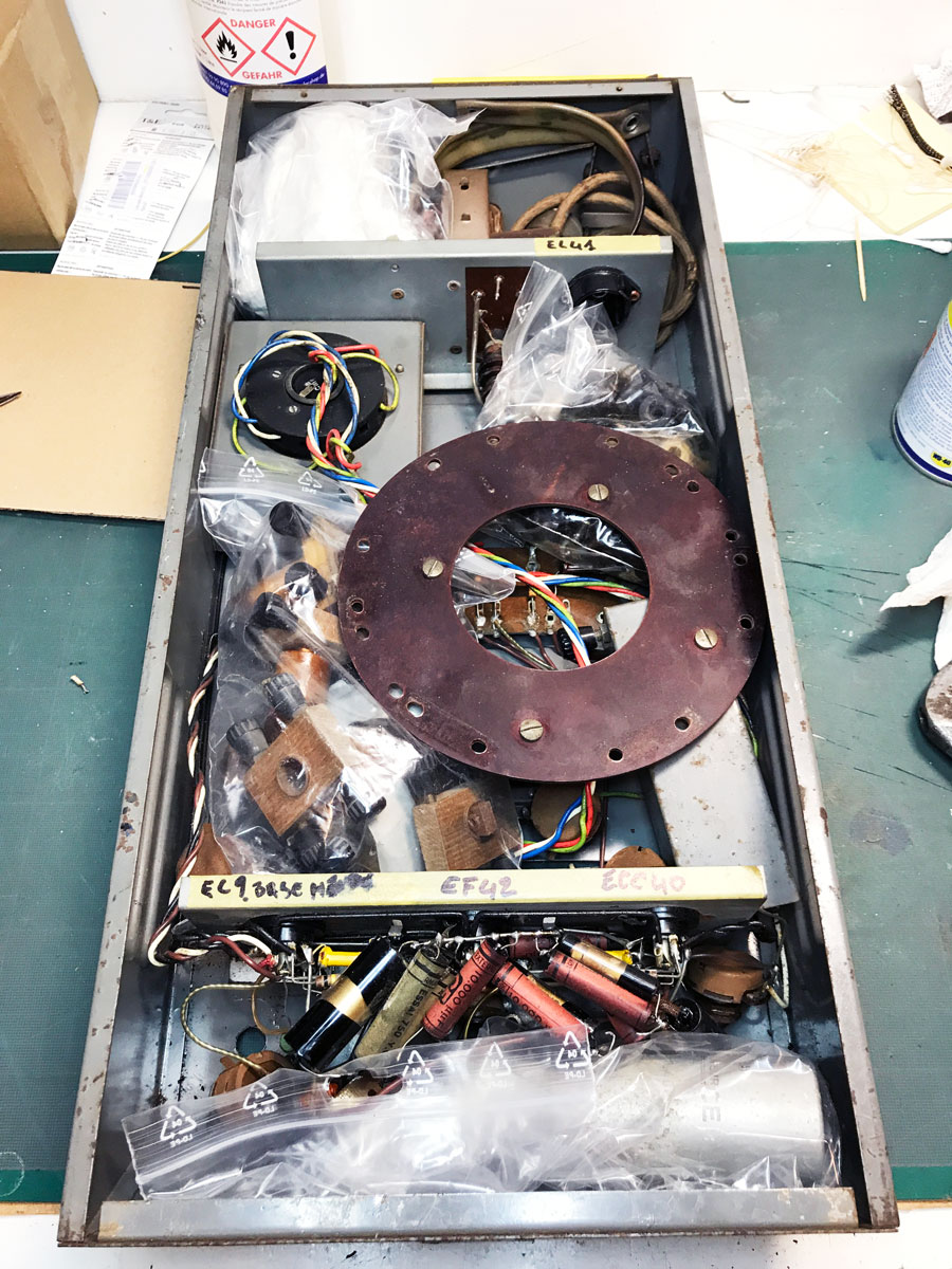 electrautopsy: MAE 123 - Démontage