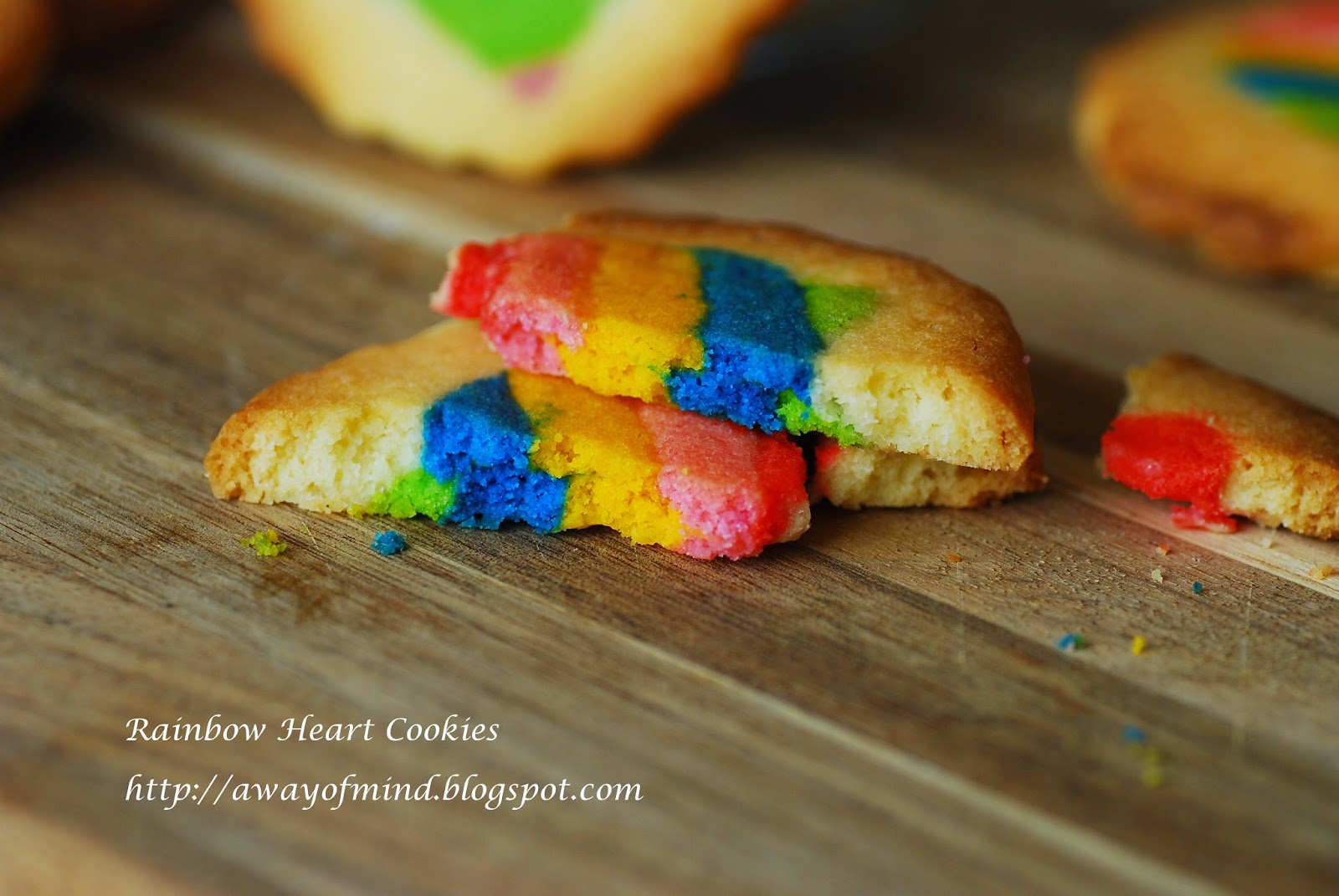 Awayofmind Bakery House: Valentine Rainbow Heart Cookies 情人节心型采红曲奇