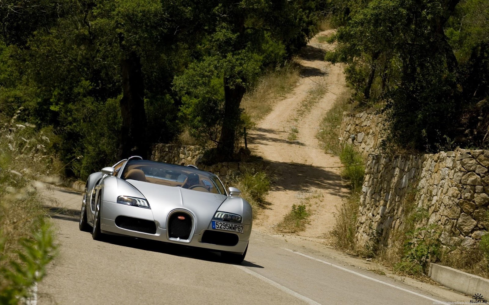 Top 31 Most Beautiful And Fabulous Bugatti Car Wallpapers In HD