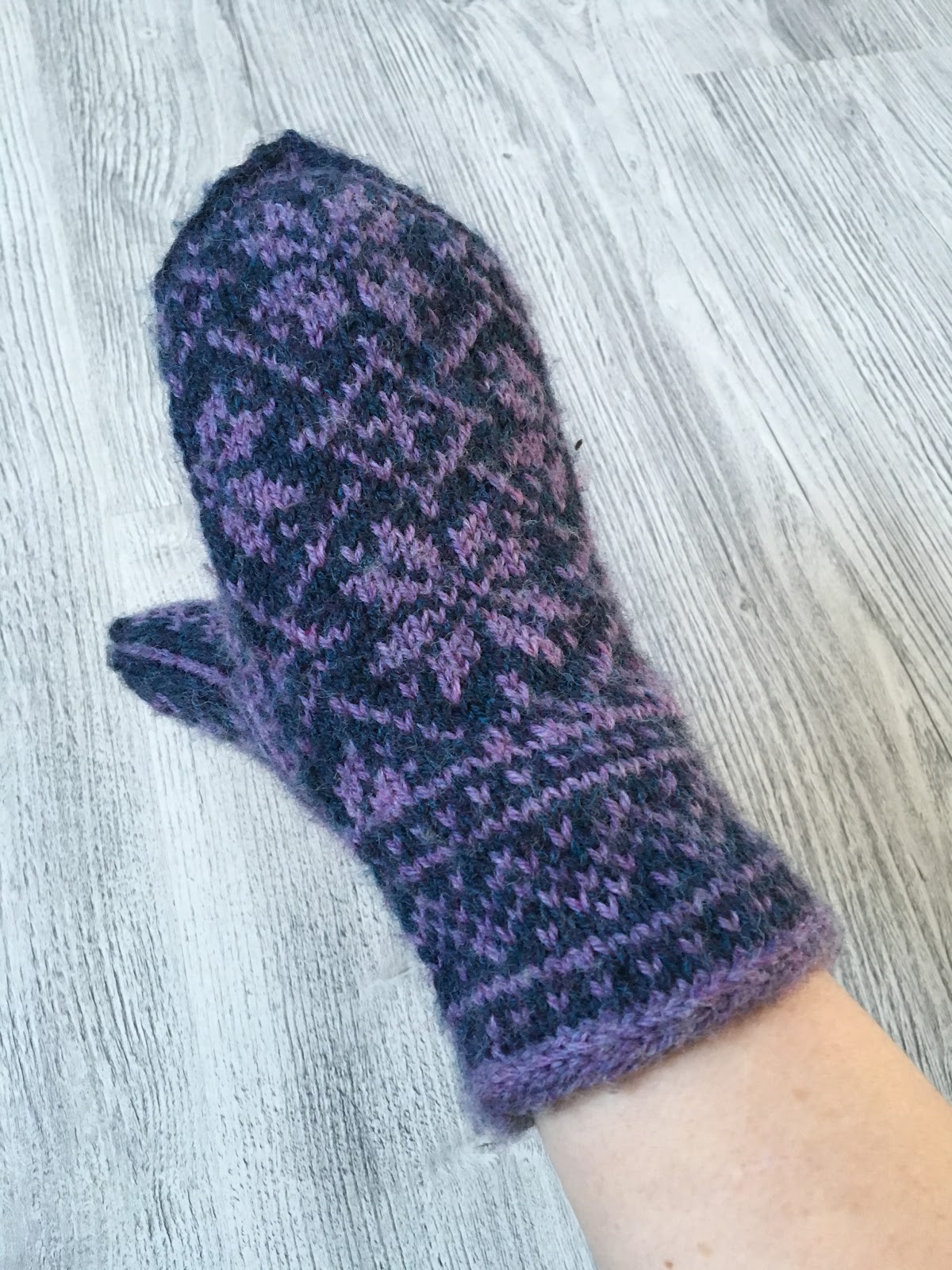 Johannas pyssel: Ännu en projektväska och lite vantar