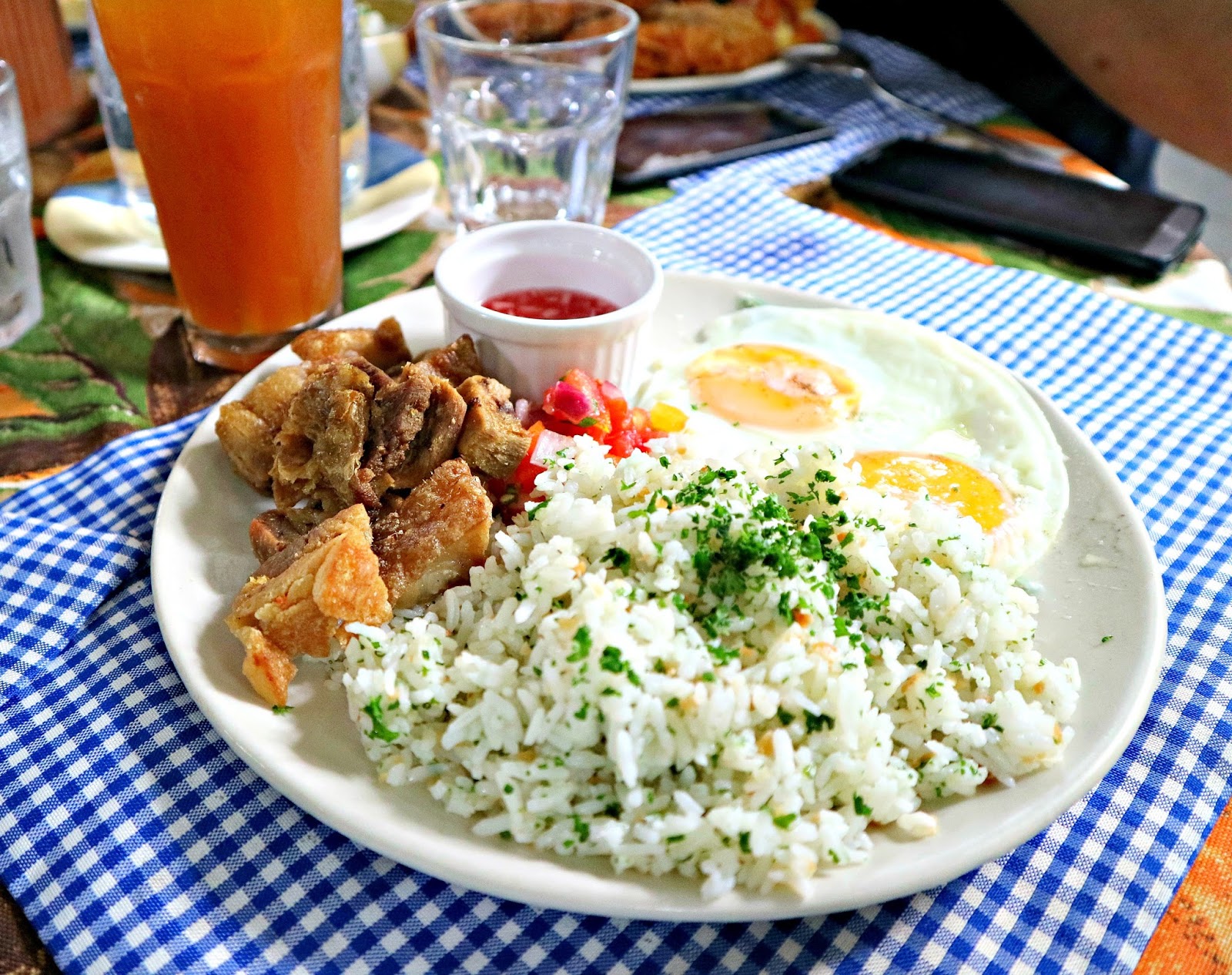 Weekend Brunch: Rustic Mornings by Isabelo - Living in the Moment