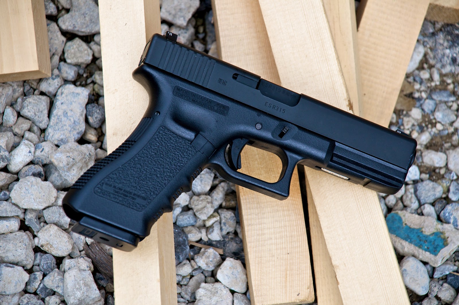 Wired C.A.T.S.: Glock18C: Black on Black