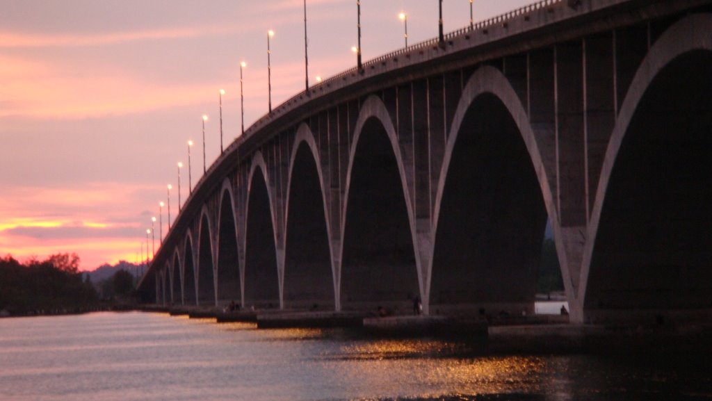 JAMBATAN RAJA PERMAISURI BAINUN - TOURISM MANJUNG