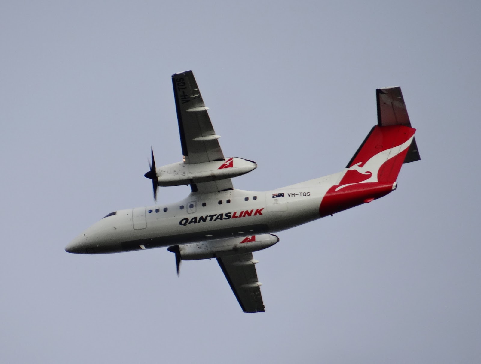 Air Queensland.blogspot: QantasLink de Havilland Dash 8-200 / Q200