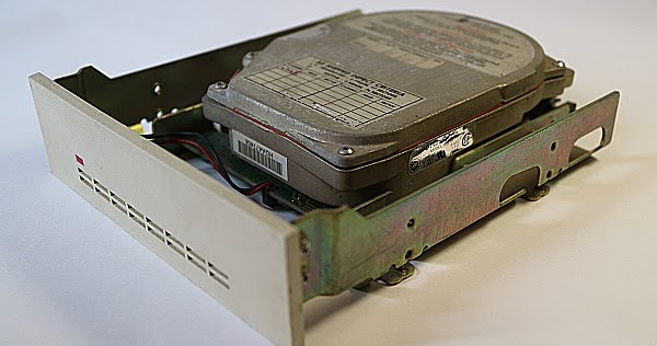 BugWorkShop - 甲蟲工作室: MiniScribe 8051A 42MB 硬碟機（Hard Disk Drive）拆解（一）