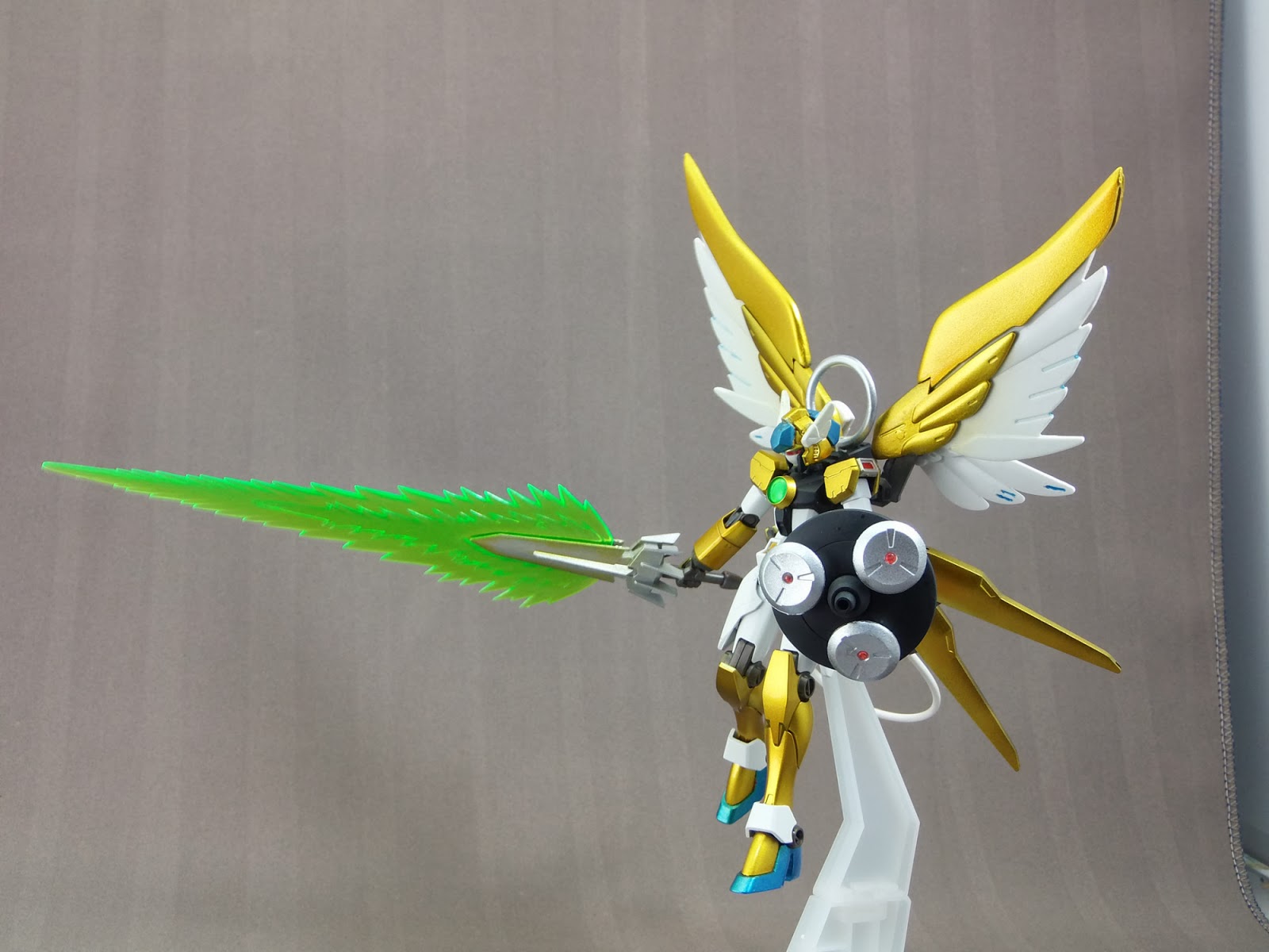 Custom Build: 1/144 Gundam Mirlion Seraph