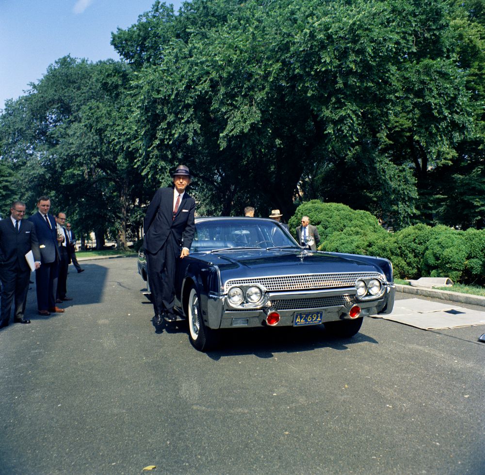 Looking for images of the Kennedy car and the Queen Mary - JFK ...