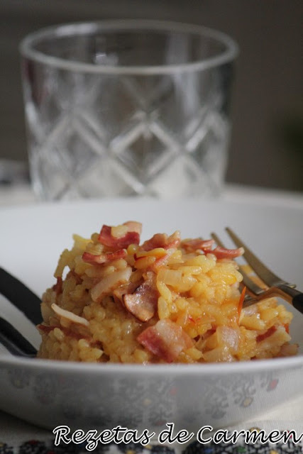 Arroz con bacon.