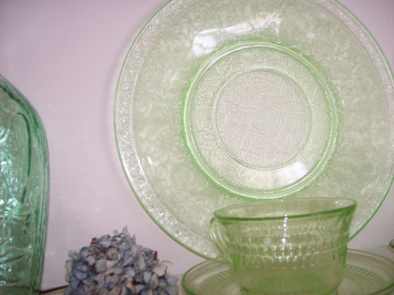SqUeeXy: Oh Depression Glass:)