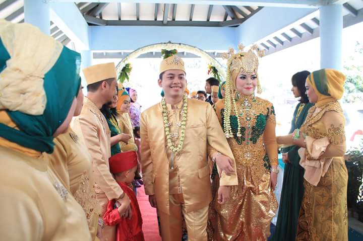 SEMANGAT ANAK MUDA: pernikahan adat jawa dan nias perbedaanya