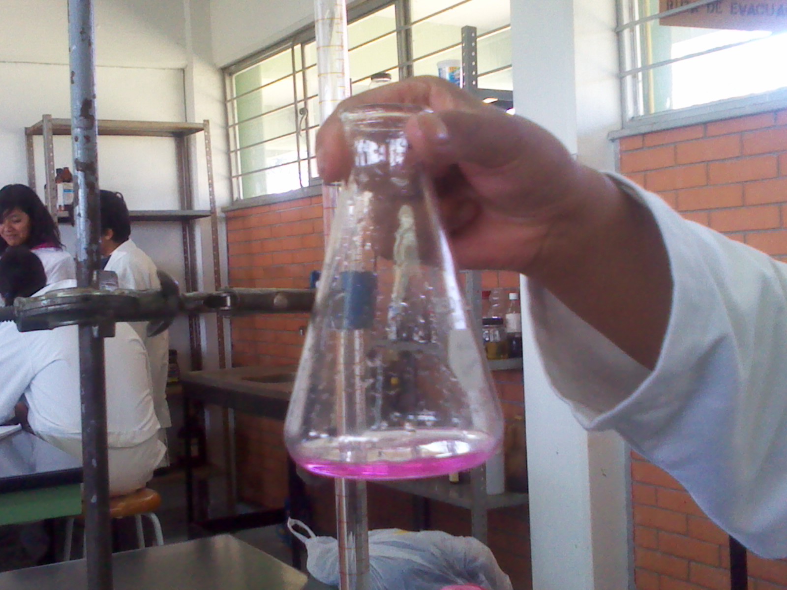 PRACTICAS DE LABORATORIO T.L.Q 3º "C": GRAFICAS DE VALORACIÓN