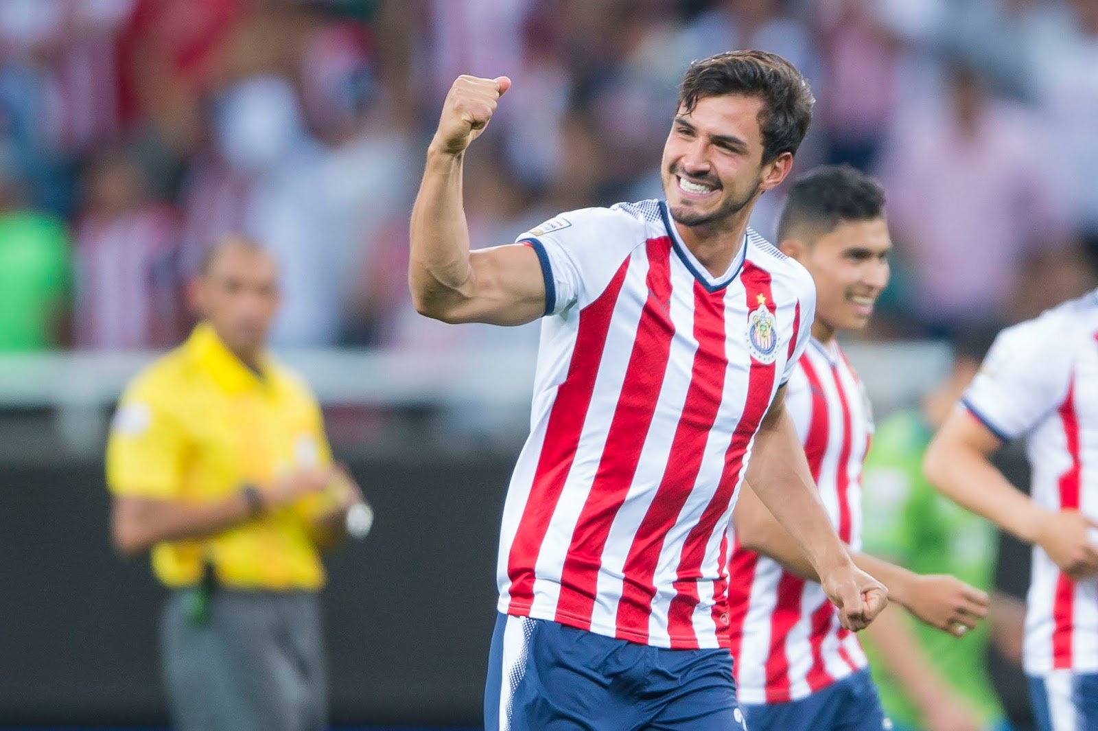 HIGUERA BUSCA CONVENCER A ALANÍS PARA QUE VUELVA A CHIVAS - ¡CHIVAS A ...