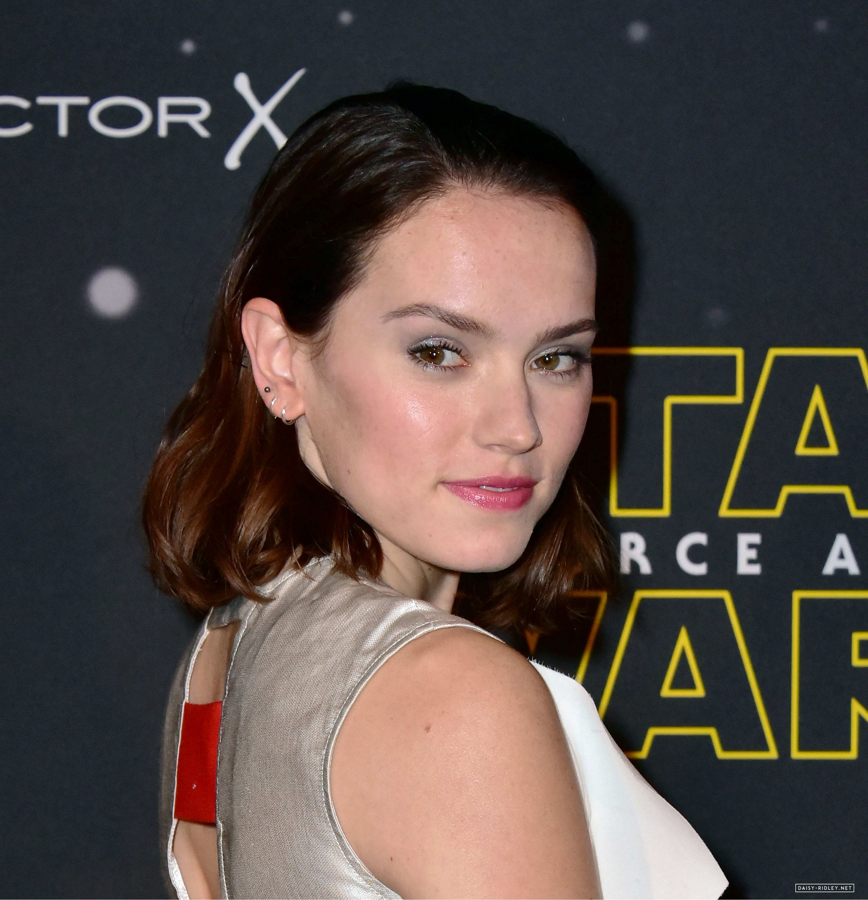 Daisy_Ridley_photo.filmcelebritiesactresses.blogspot-0160.jpg (2893×3000)