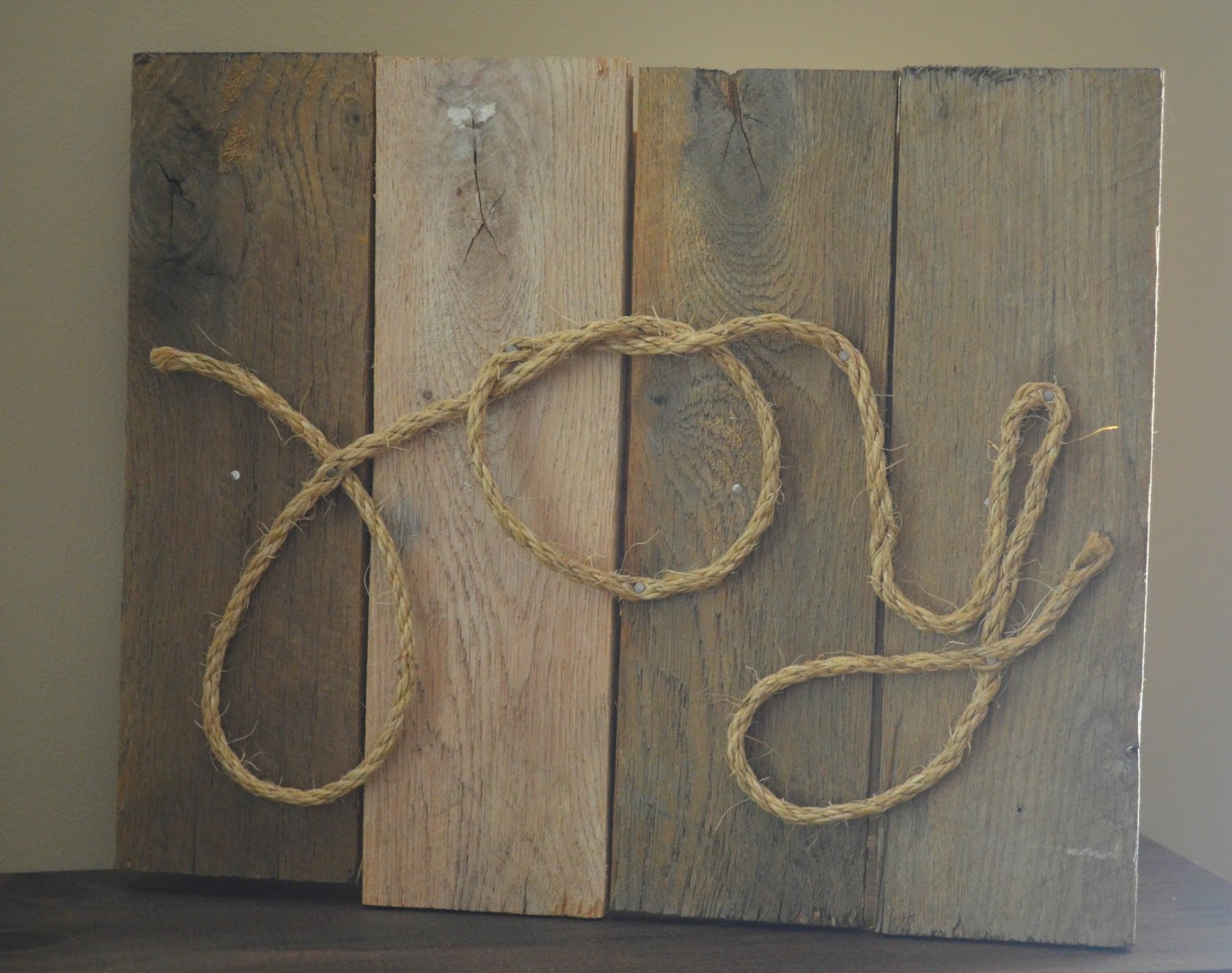 The Lazy Daisy Kitchen: the lazy daisy creates - rope word signs