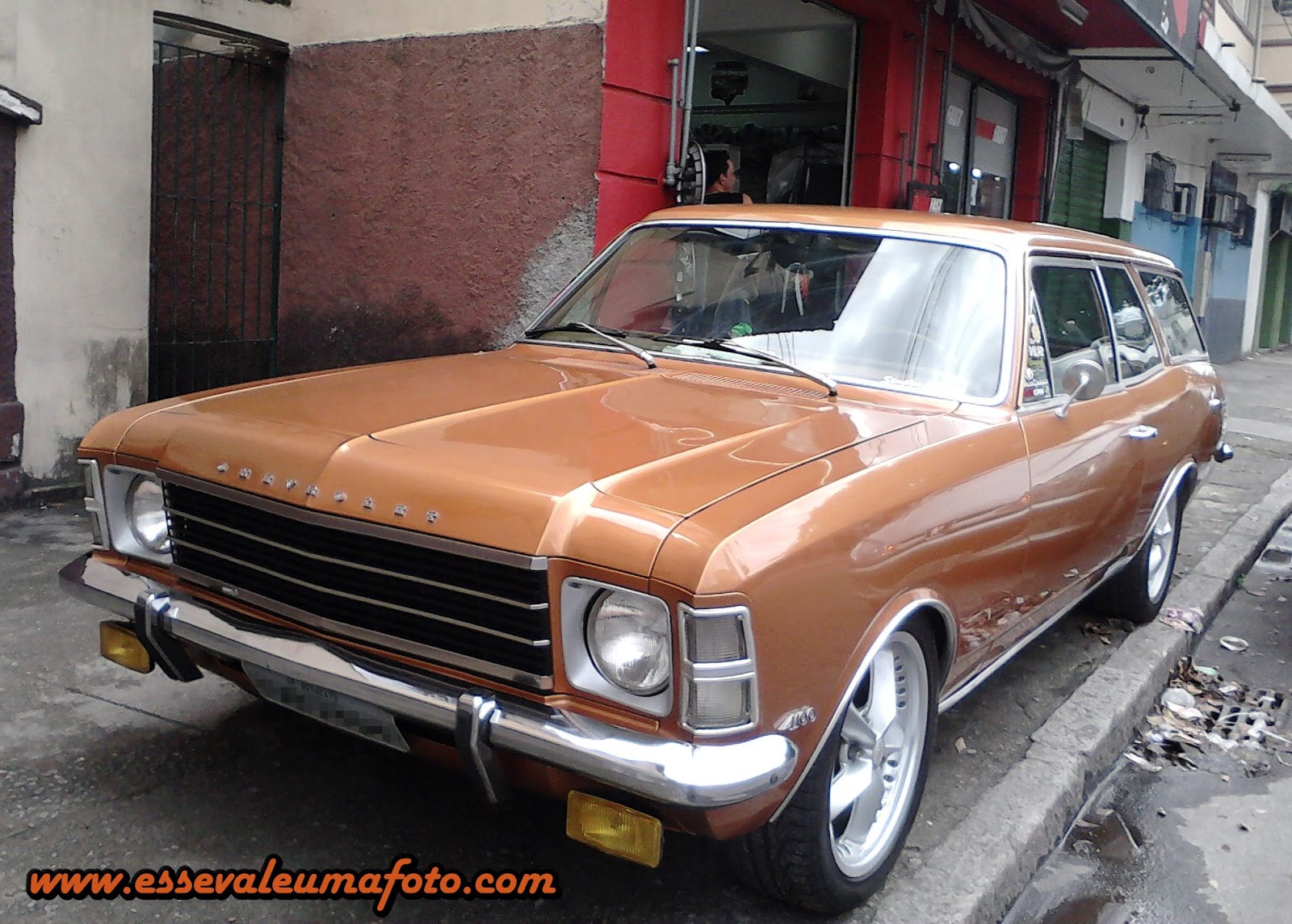 Registros Automotivos do Cotidiano: Chevrolet Caravan Luxo 1977