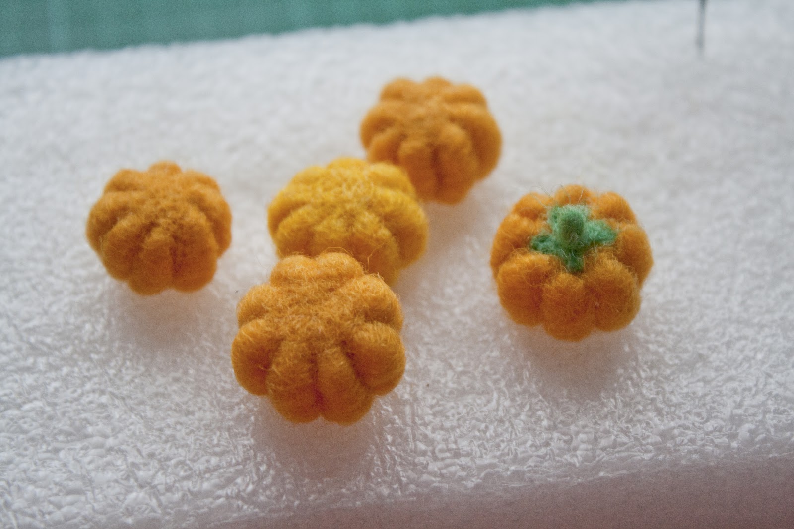 Mini Pumpkin Needle Felting Tutorial | Puffy Little Things ~ cute craft ...