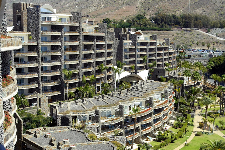 flying forever: Anfi Beach Club resort