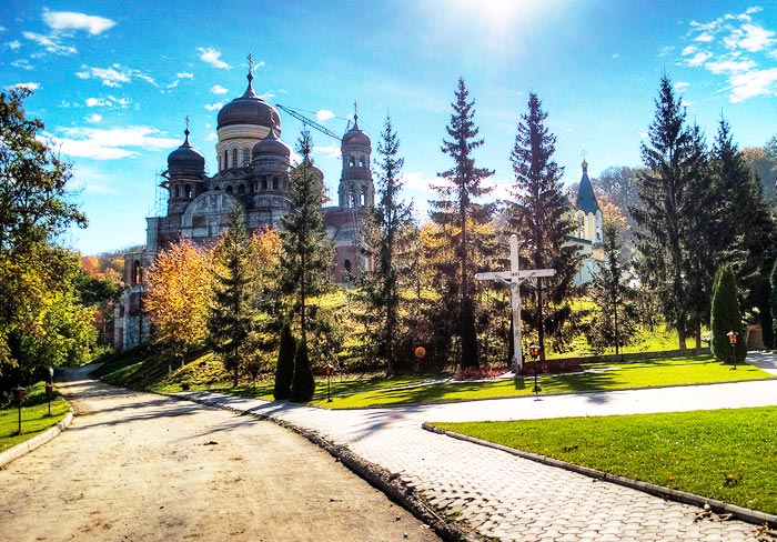 Monacato: El Monasterio de Hincu