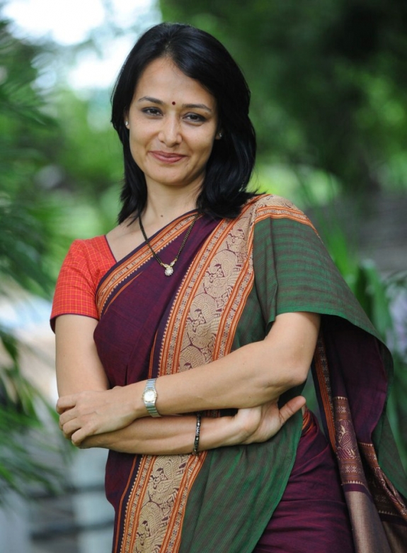 Akkineni Amala latest saree stills ~ world actress photos,Bollywood ...