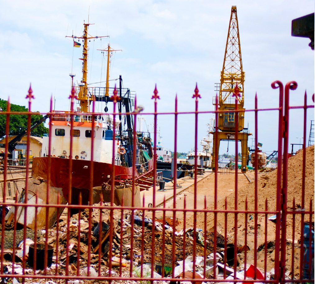 Doca seca do porto de Lourenço Marques (actual Maputo) - do primeiro ...