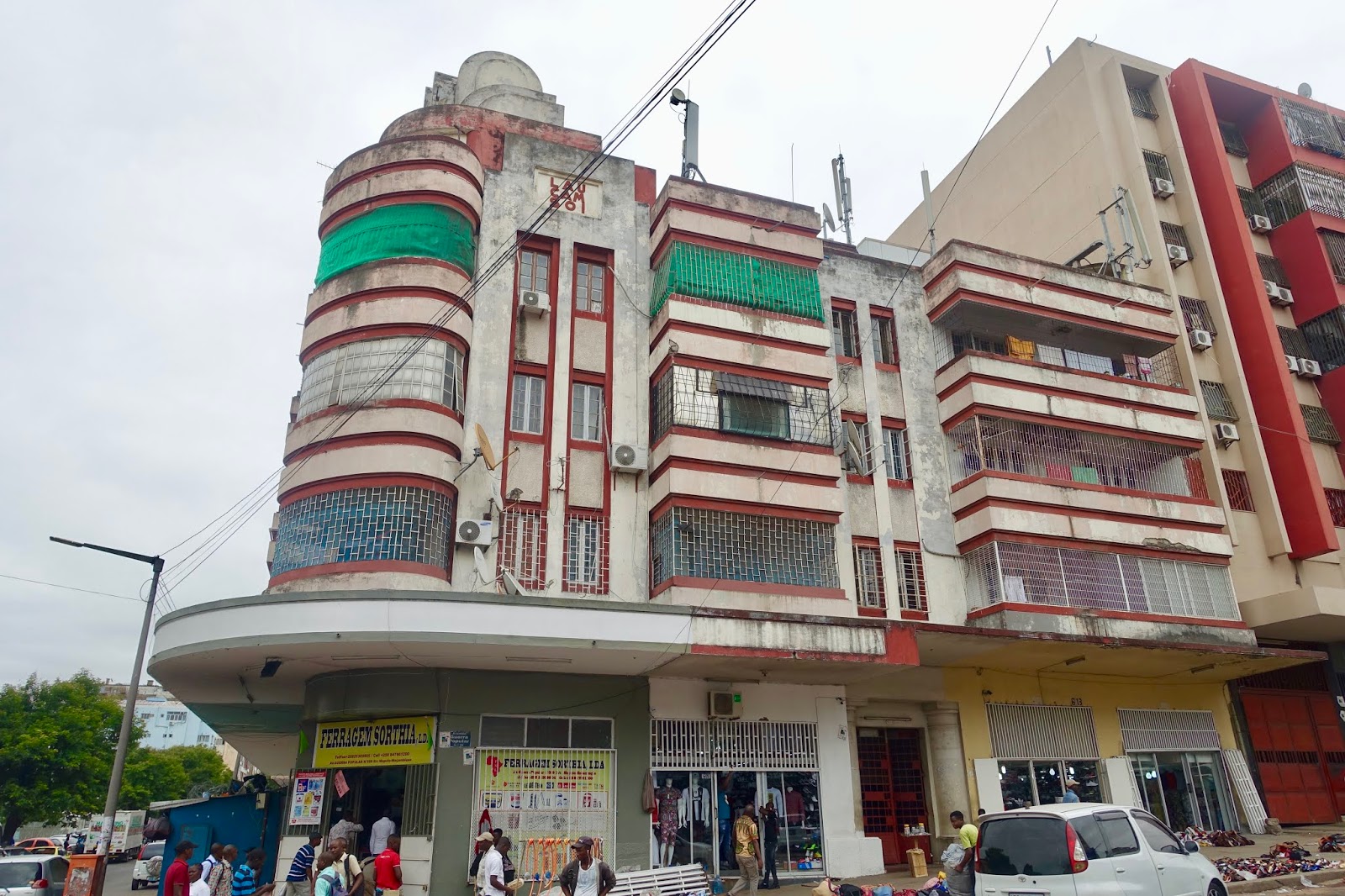 Adrian Yekkes: Maputo Art Deco