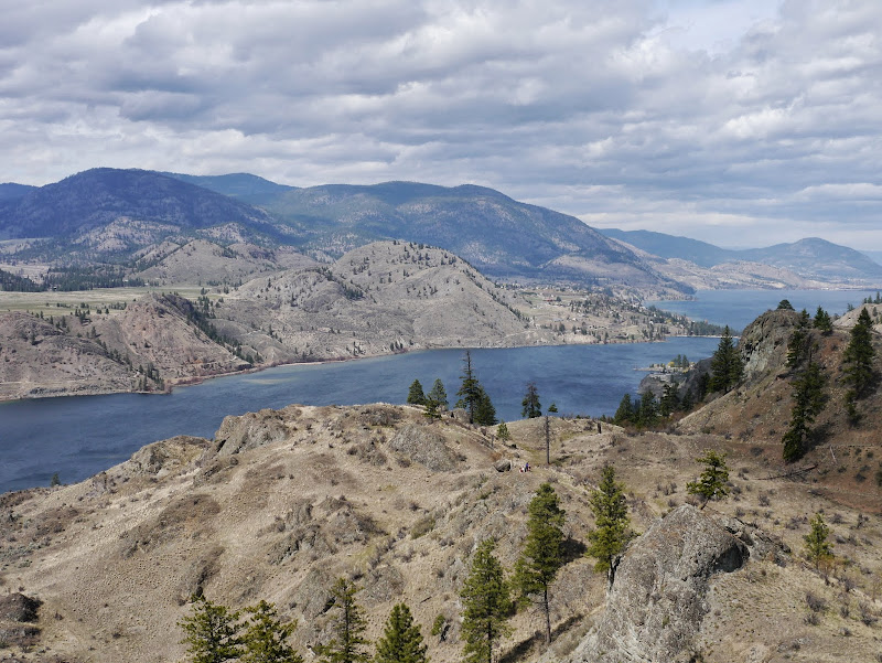 Hiking Peach Cliff - Backwoods Mama