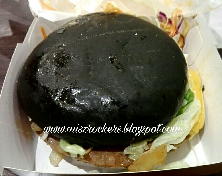 SPICY KOREAN BURGER MCDONALDS HANGAT!!! | Ceritera Si Gadis Biru