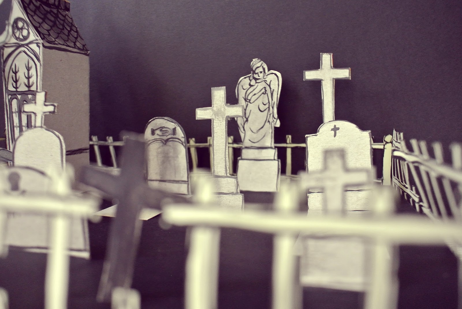 Le blog de Gabrielle Aznar: Le cimetière en papier ♦ DIY