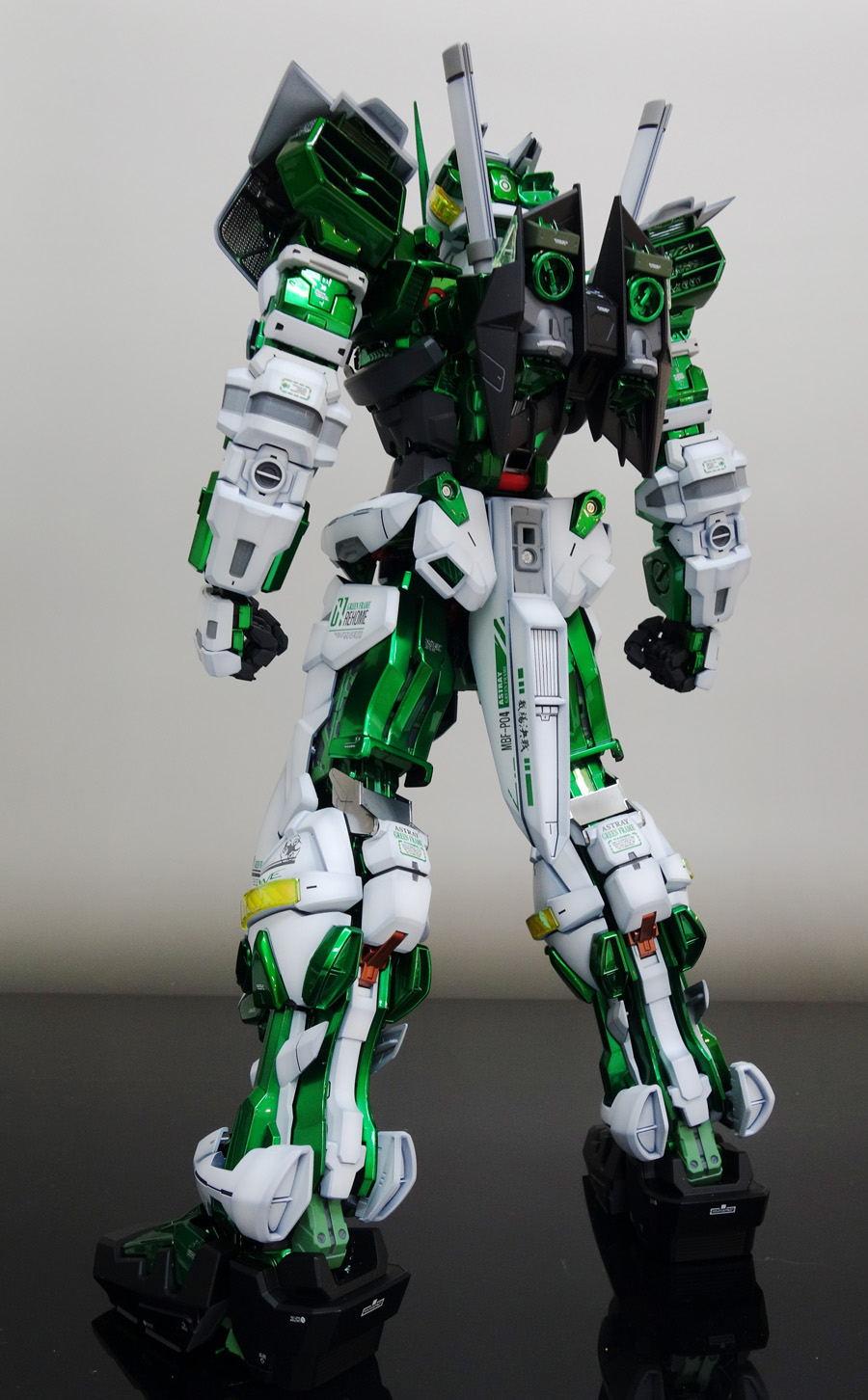 GUNDAM GUY: PG 1/60 Gundam Astray Green Frame - Painted Build