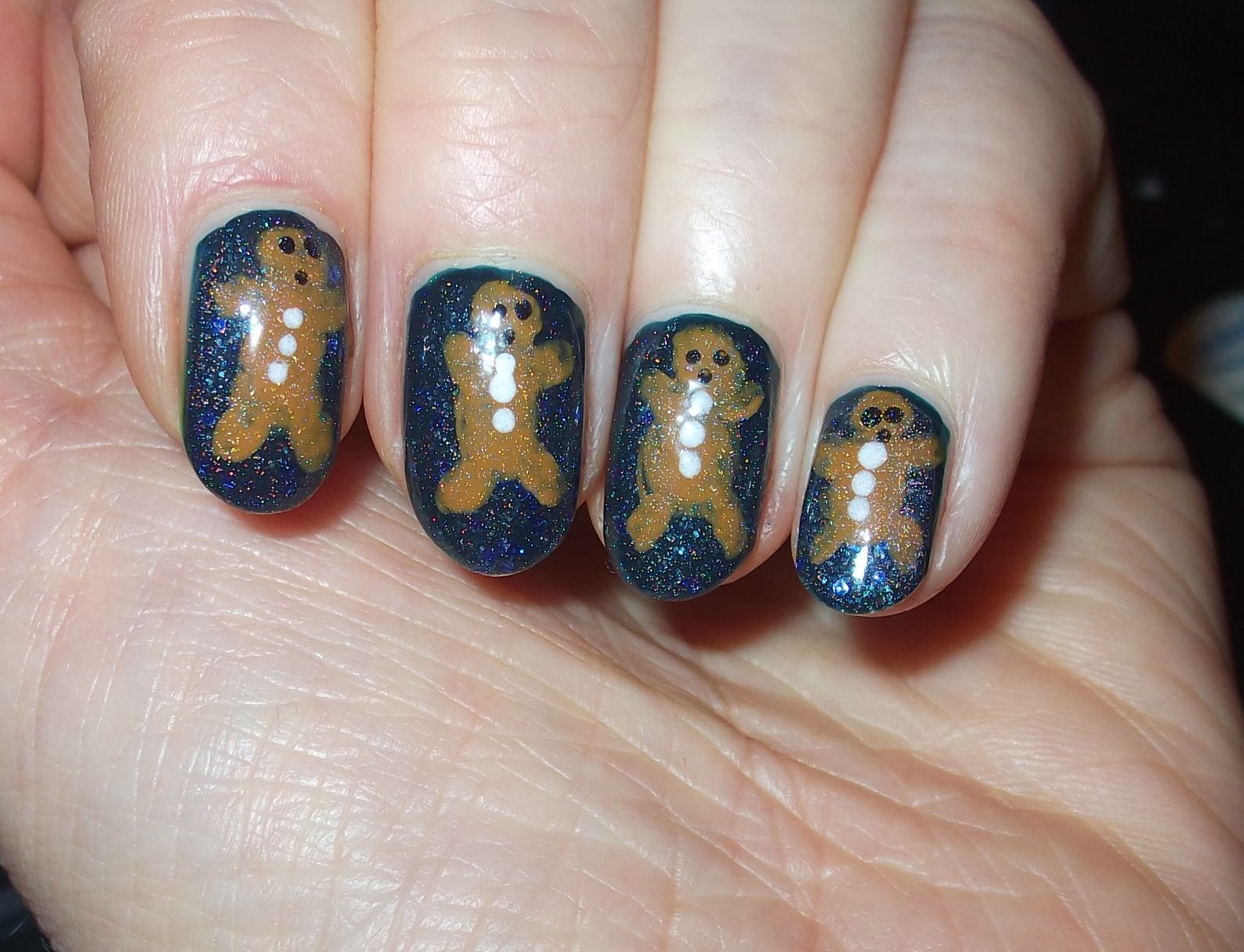 Knitty Nails: Christmas Nails - Gingerbread Men