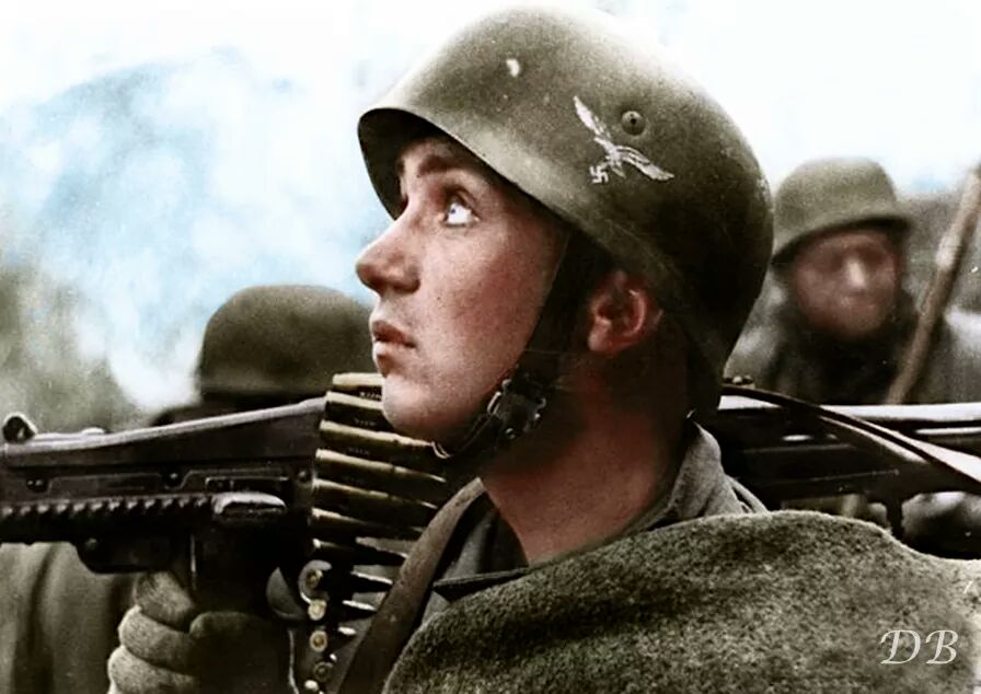 World War II in Pictures: Fallschirmjäger - German Paratroopers