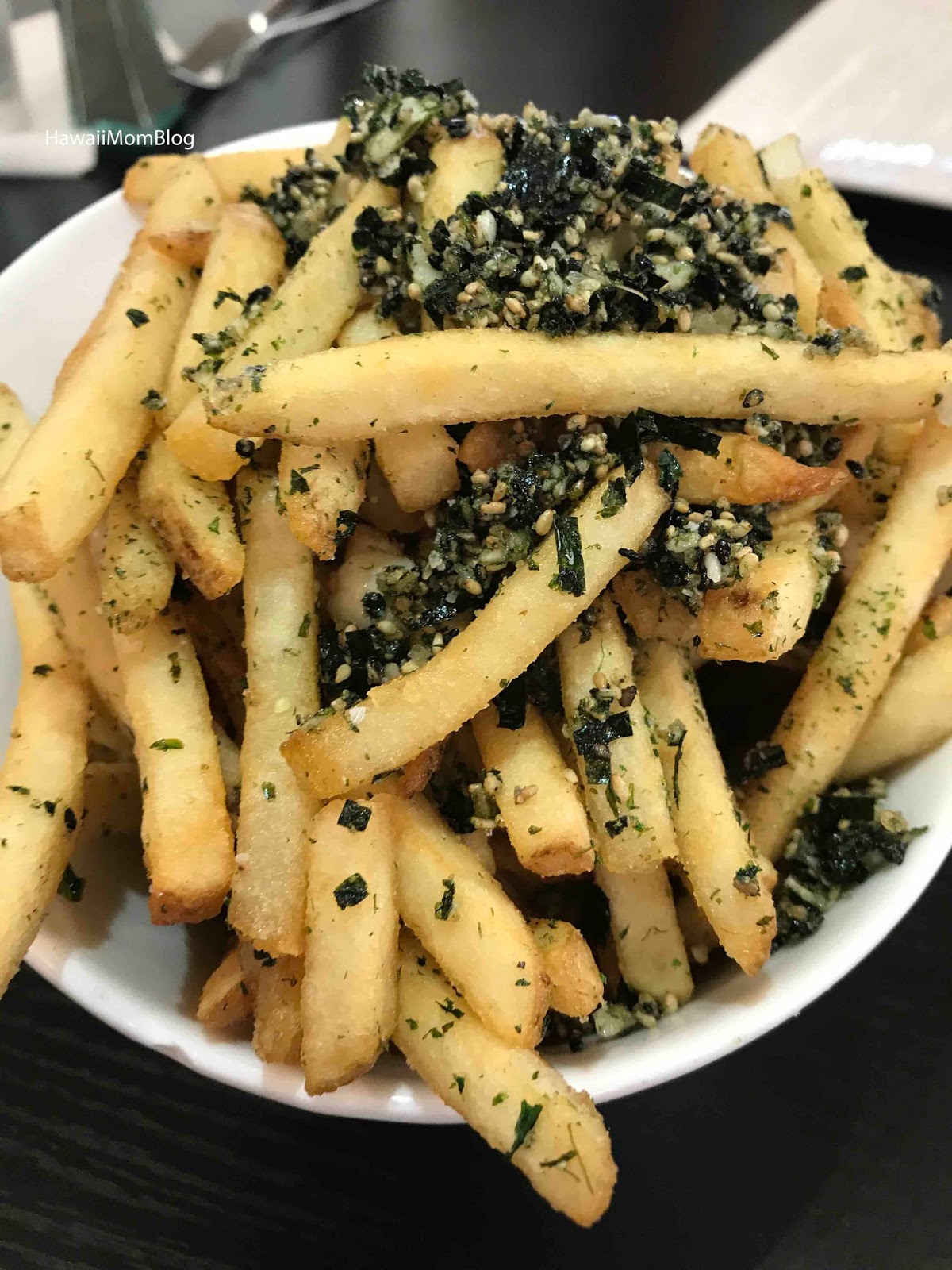 Hawaii Mom Blog: Dinner at Moena Cafe