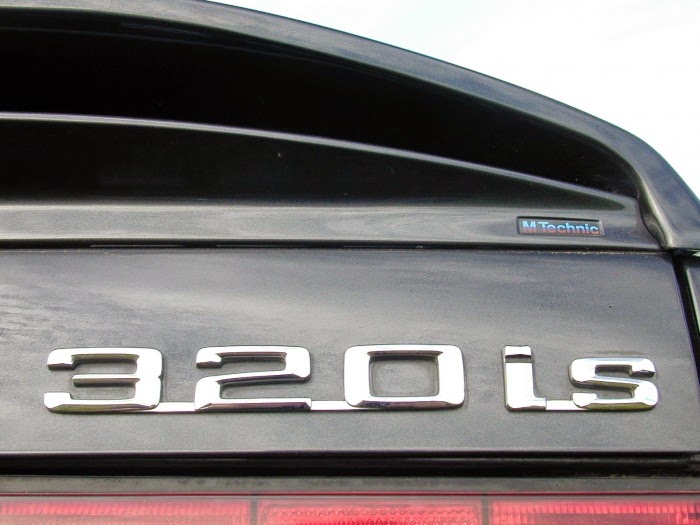 BMW 320IS, la M3 italiana - Throttle Addicted