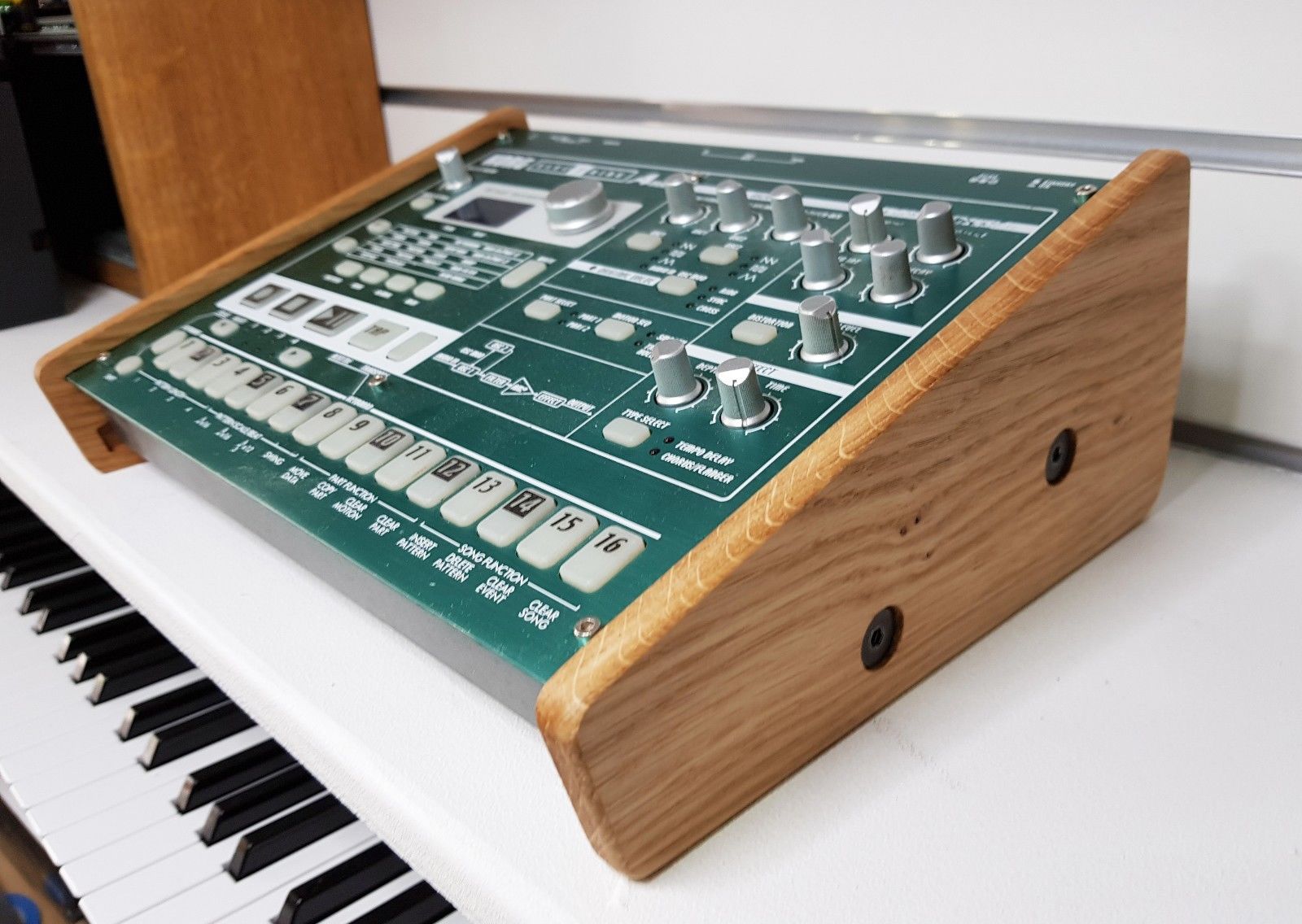 MATRIXSYNTH: RECESSED SOLID OAK WOODEN STAND FOR KORG ELECTRIBE EA ER ...