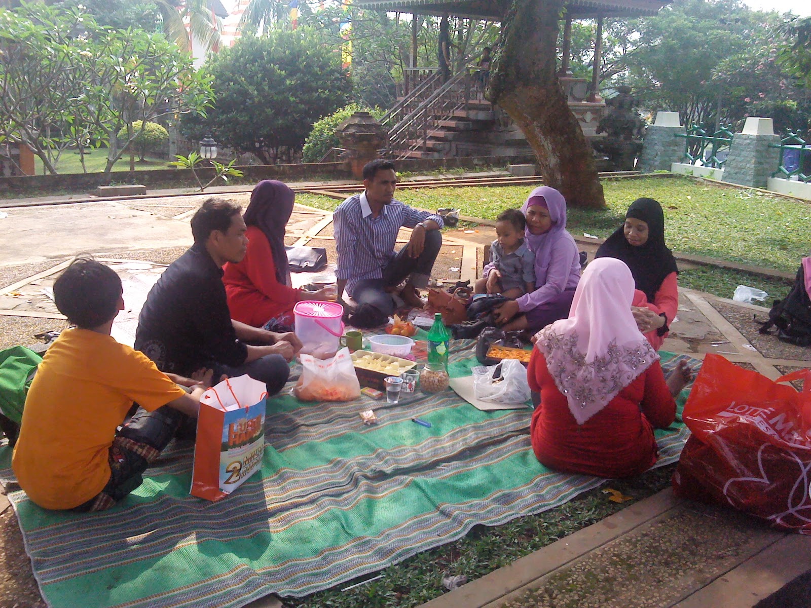 ZELLOVER INDONESIA: KUMPUL BARENG TEMAN-TEMAN SMA DI TAMAN MINI
