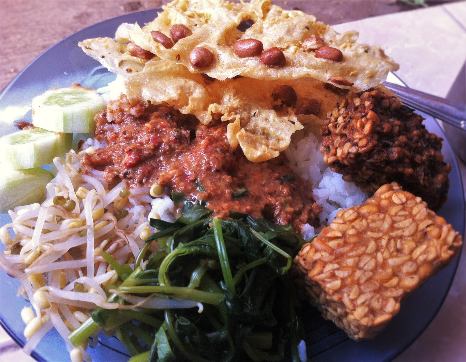 Makanan Indonesia: Pecel. Salad Lokal Yang Ternyata Punya Banyak Macam
