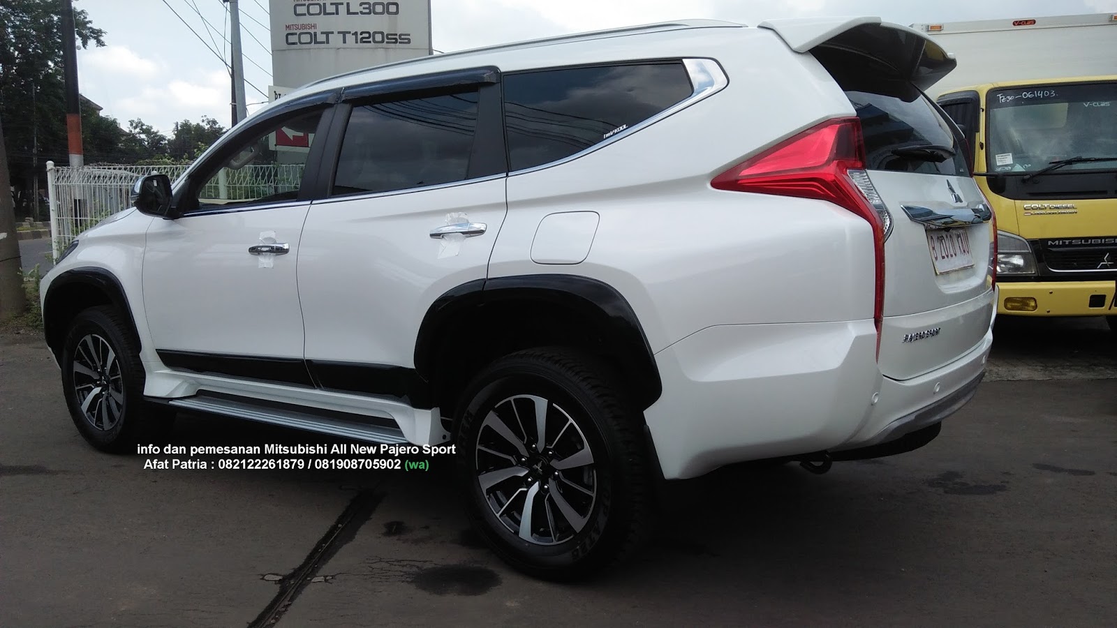 Gambar Mobil Expander Warna Merah | Mobiliobaru