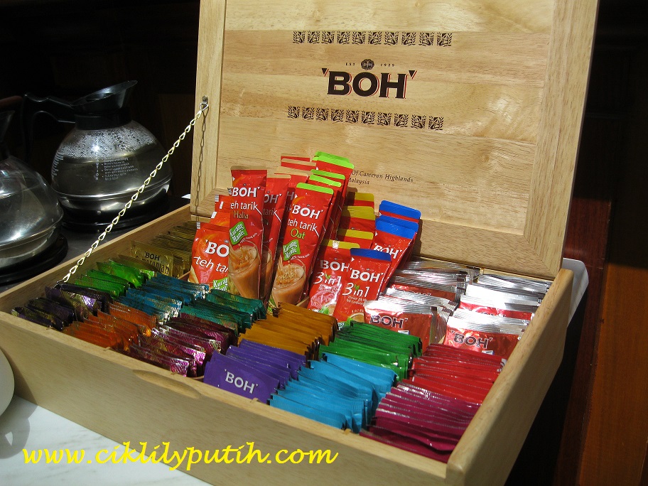 CikLilyPutih The Lifestyle Blogger: BOH Cameronian Arts Awards Tea Party