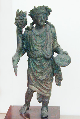 Tocho T8: LOS LARES DEL HOGAR: LOS DIOSES PROTECTORES DEL ESPACIO EN ROMA