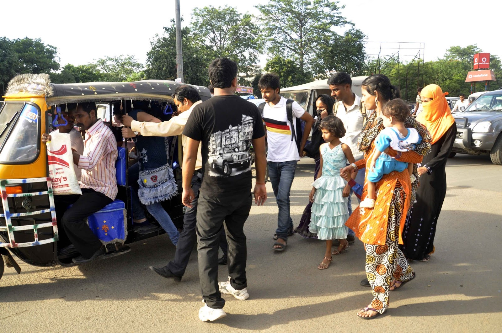 View Patna: Patnaites feel the heat of auto-rickshaw strike