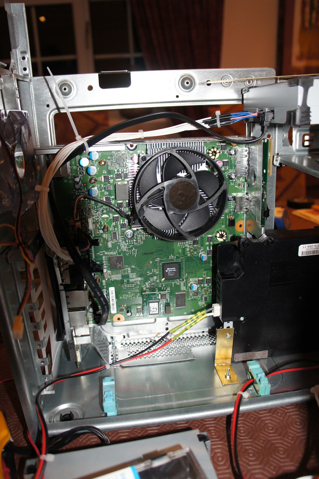 Creation of the Xbox 360 and PS3 in a PC case mod: Xbox 360 PS3 PC Case mod