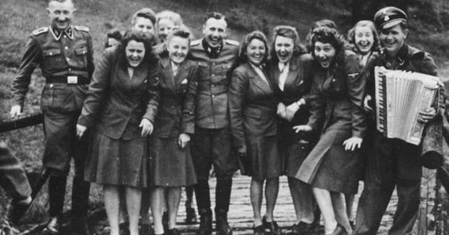 História em Imagens: Oficiais da SS e Secretárias