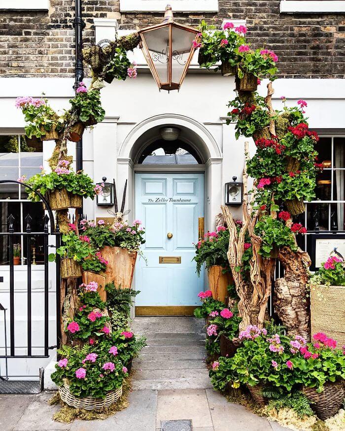 Woman Takes Stunning Pictures Of The Most Beautiful Front Doors In London