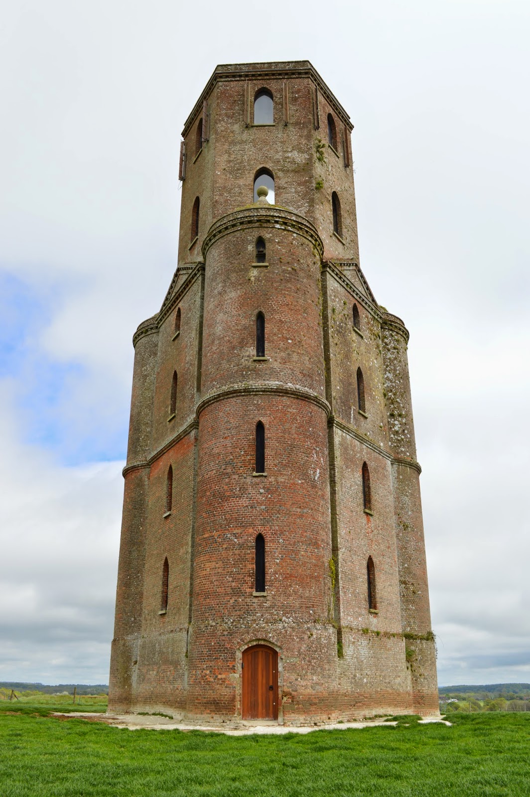 Random encounters with the unusual: Sturt's Folly