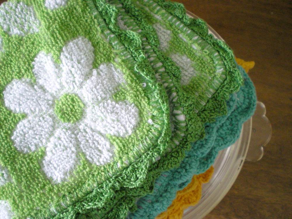 A THRIFTY CHRISTMAS, THE CRAFT EDITION - katiecrackernuts